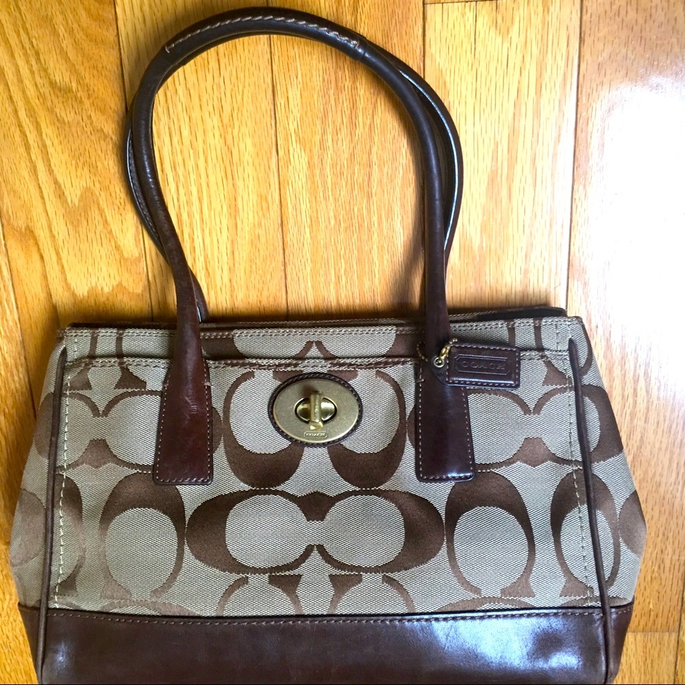 Coach Logo Authentic Shoulder/ Hand Bag - Gem